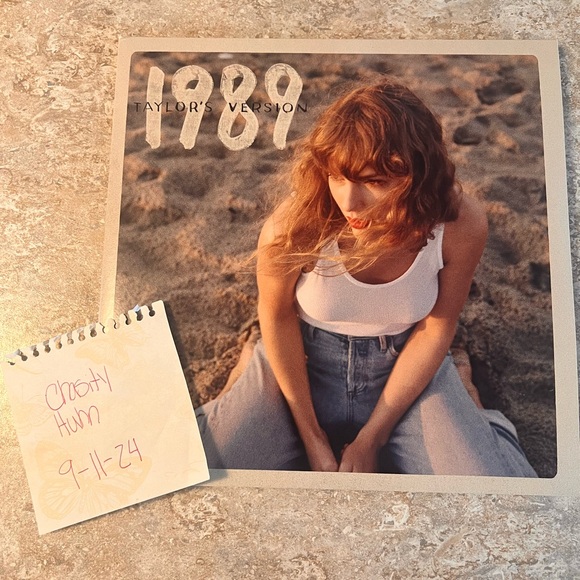 Taylor Swift | Other | Limited Edition Rose Garden Taylor Swift 989 ...